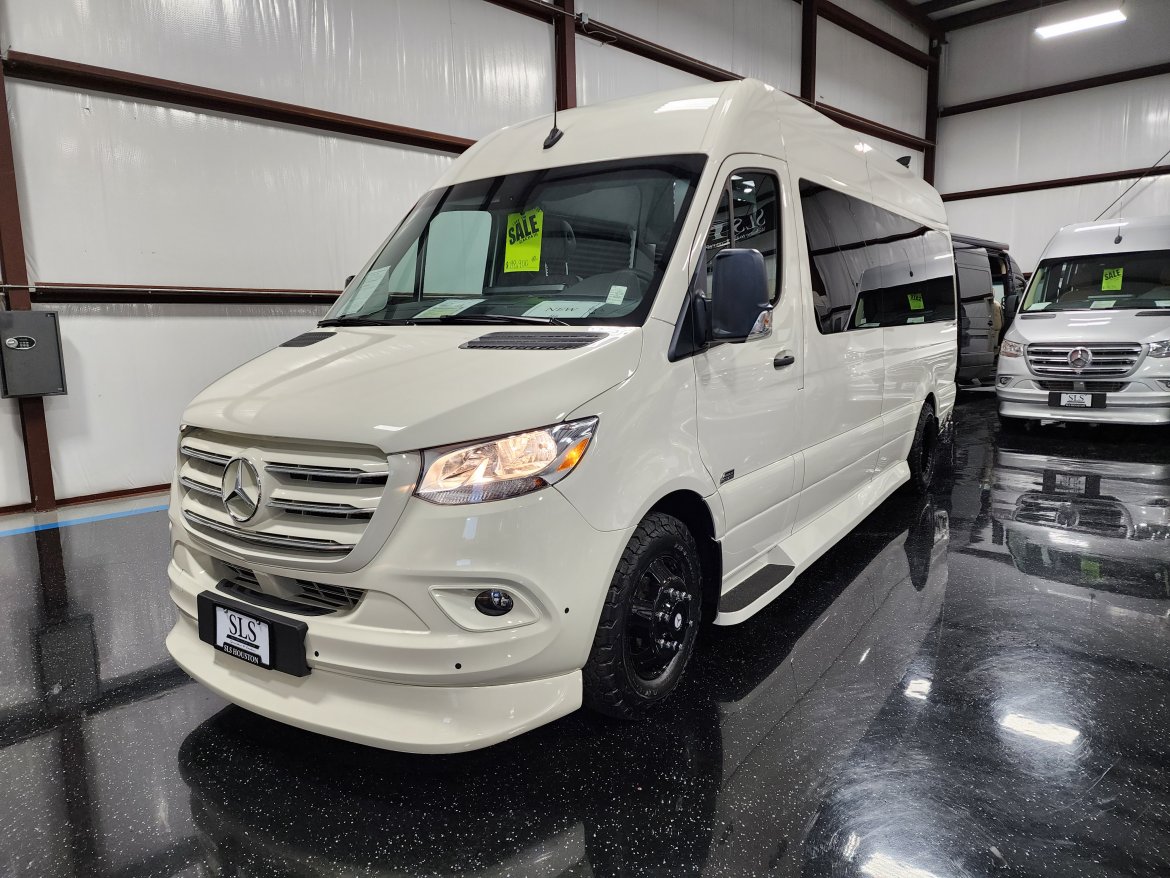 New 2024 Mercedes-Benz Daycruiser D6 for sale #WS-16685 | We Sell Limos