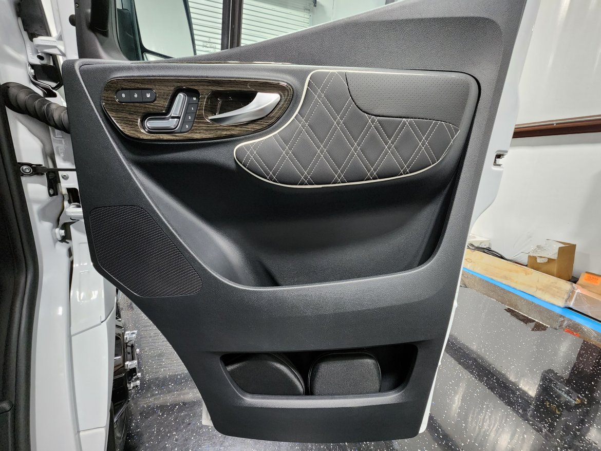 New 2024 Mercedes-Benz Daycruiser D6 with Partition for sale #WS-16734 ...