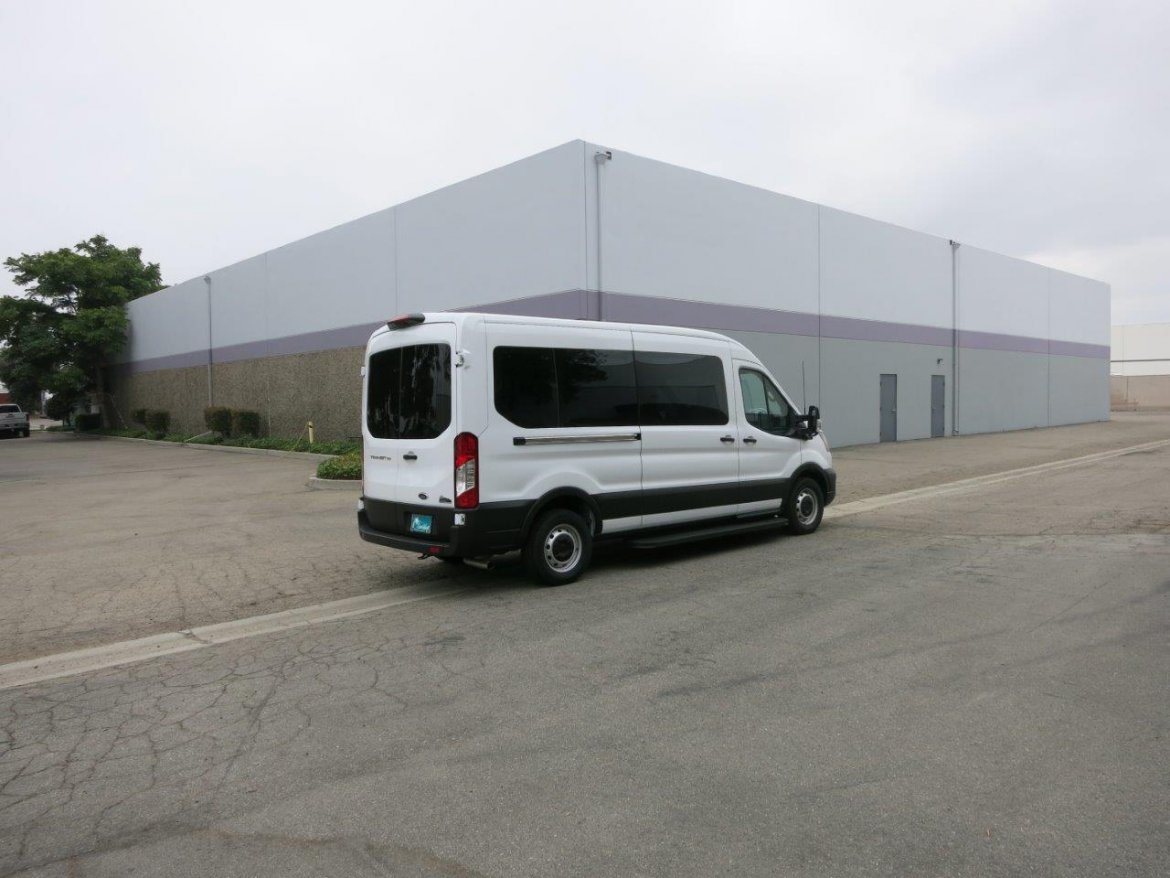 2022 Ford 12 Passenger Van