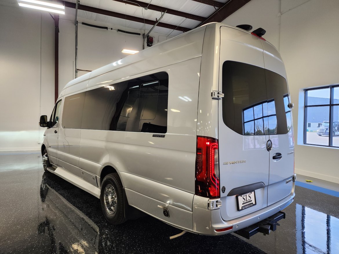 New 2022 Mercedes-Benz Passage MD4 Lounge 170 EXT Fo... - WeSellLimos
