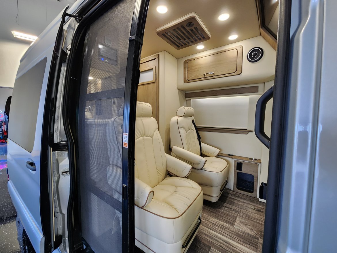Used 2022 Mercedes-Benz Passage MD4 Lounge 170 EXT for sale in Cypress ...