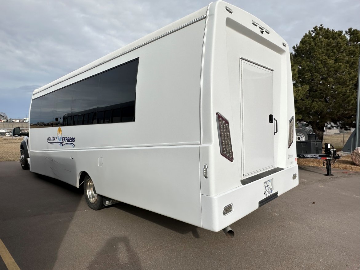 Used 2017 Ford F550 for sale in Grand Island, NE #WS-17054 | We Sell Limos