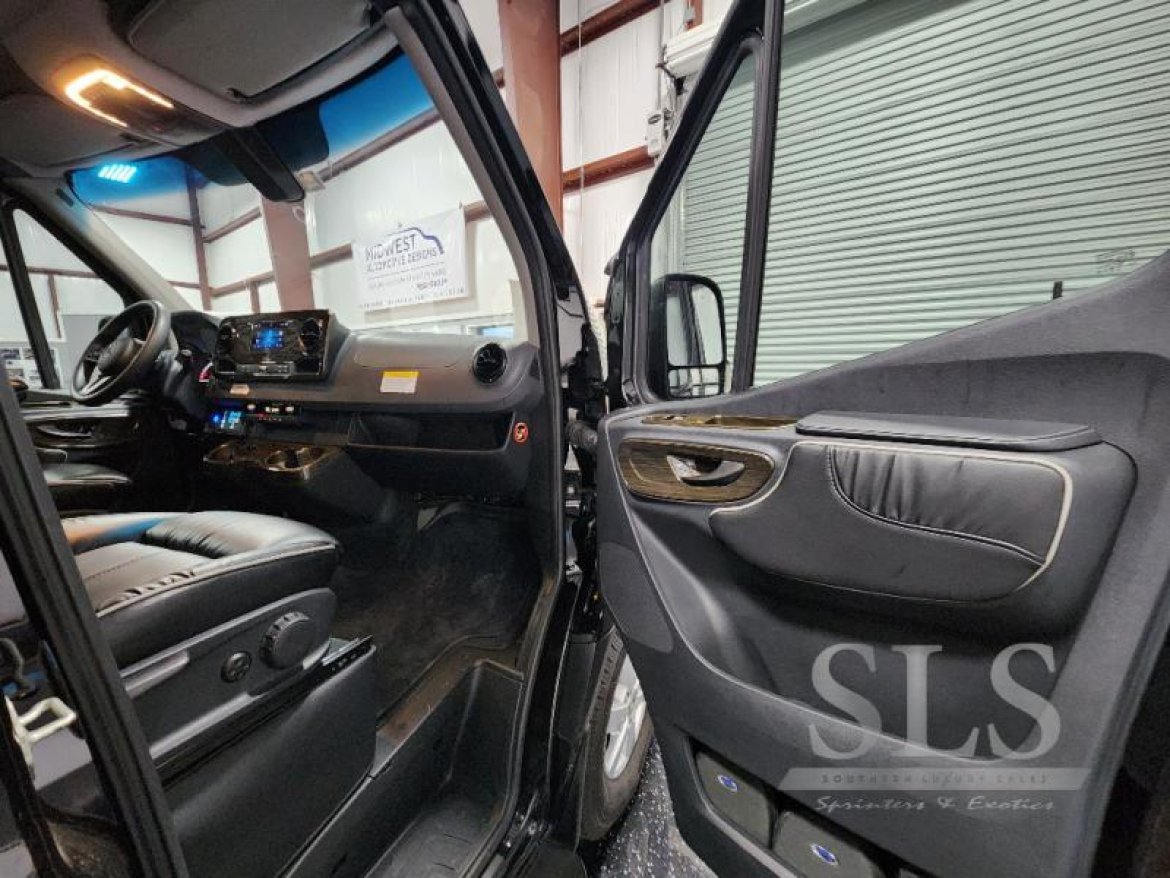Used 2019 Mercedes-Benz Buisness Class Bench #6536 for sale in Cypress ...