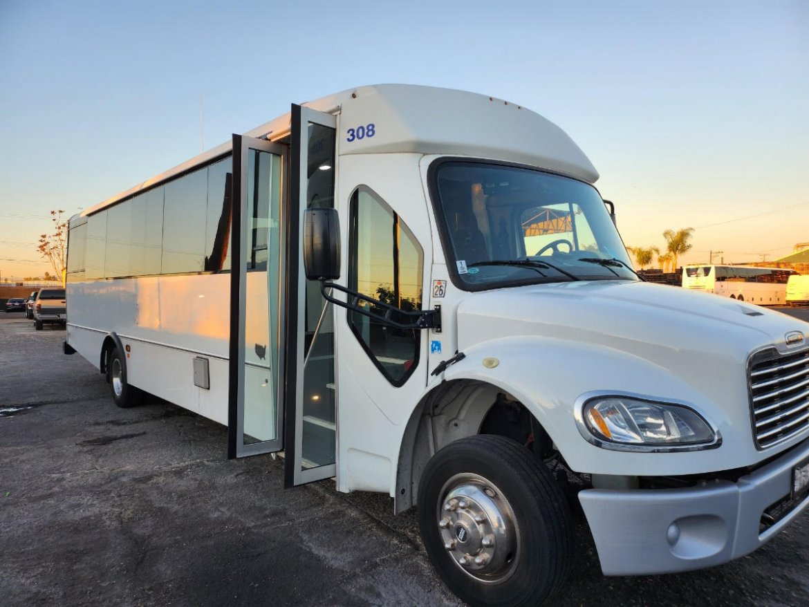 Used 2019 Freightliner Defender for sale in Anaheim, CA #WS-17202 | We ...