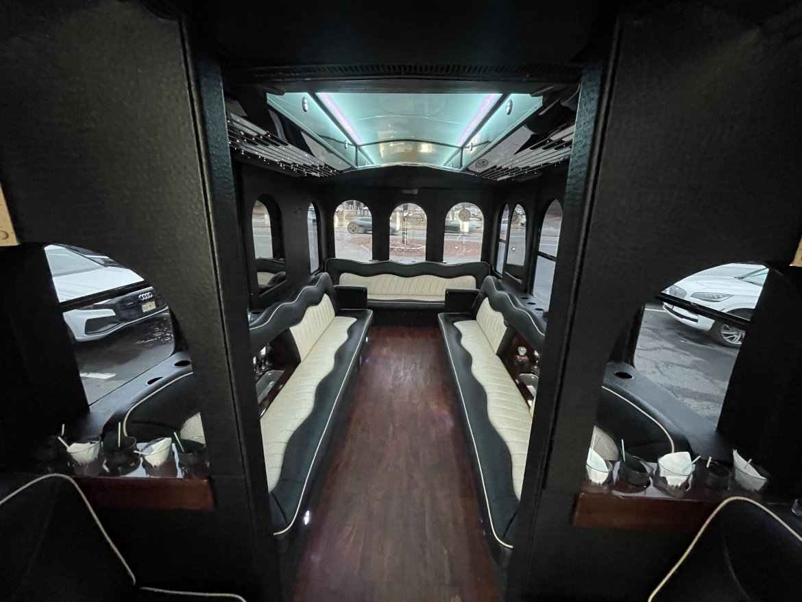 Used 2004 Freightliner Trolley - Limo Style for sale in Morganville, NJ ...