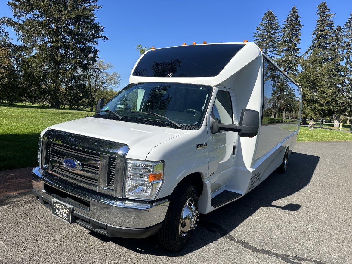 Used 2018 Ford E-450 Shuttle for sale in Morganville, NJ #WS-17594 | We ...