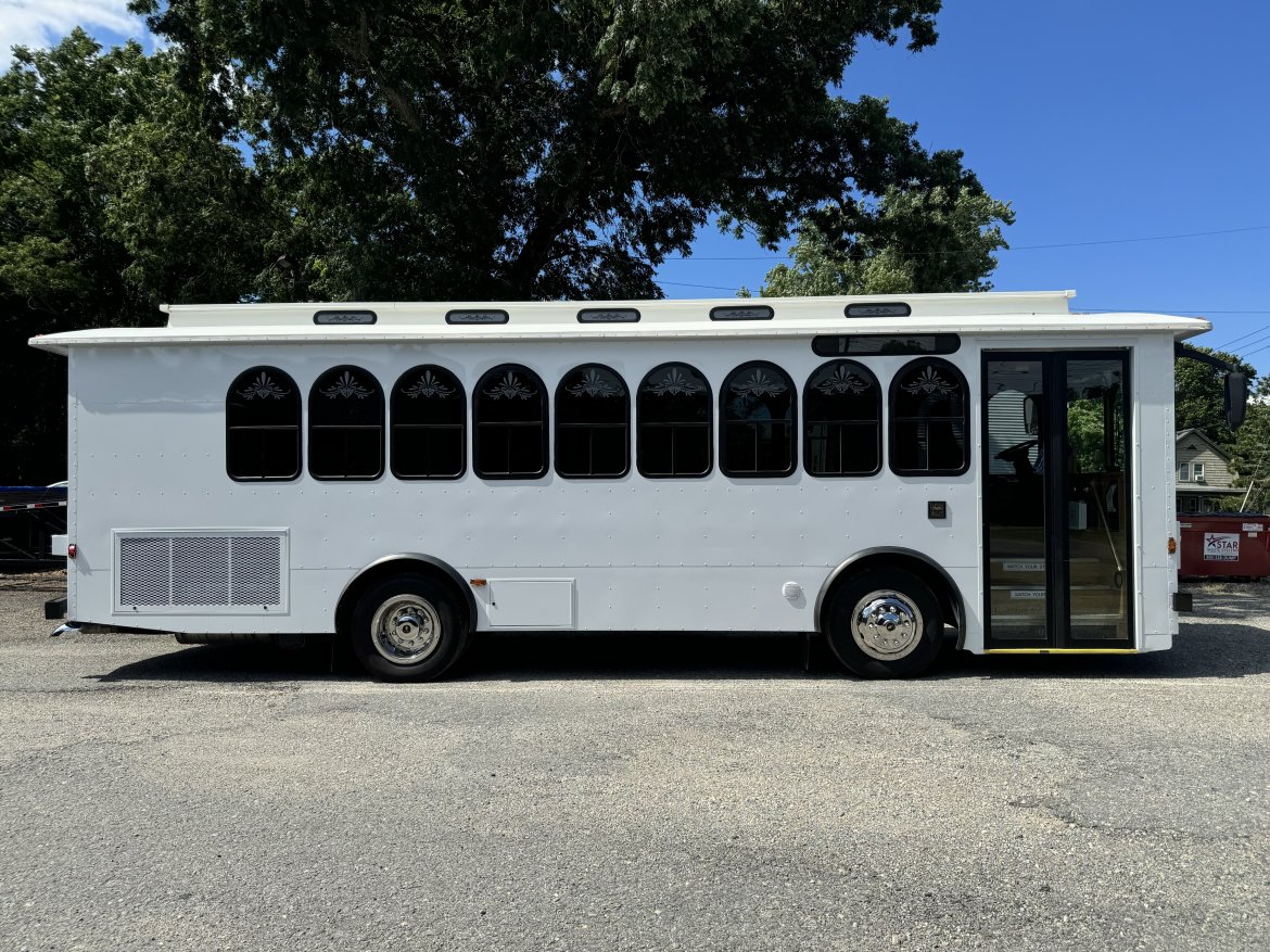 Used 2015 Freightliner Trolley for sale in Westport, MA #WS-17737 | We ...