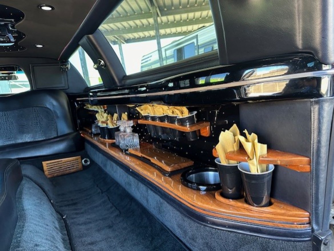 Used 2004 Lincoln Town Car 120 Stretch 10 Passengers for sale in Frisco ...