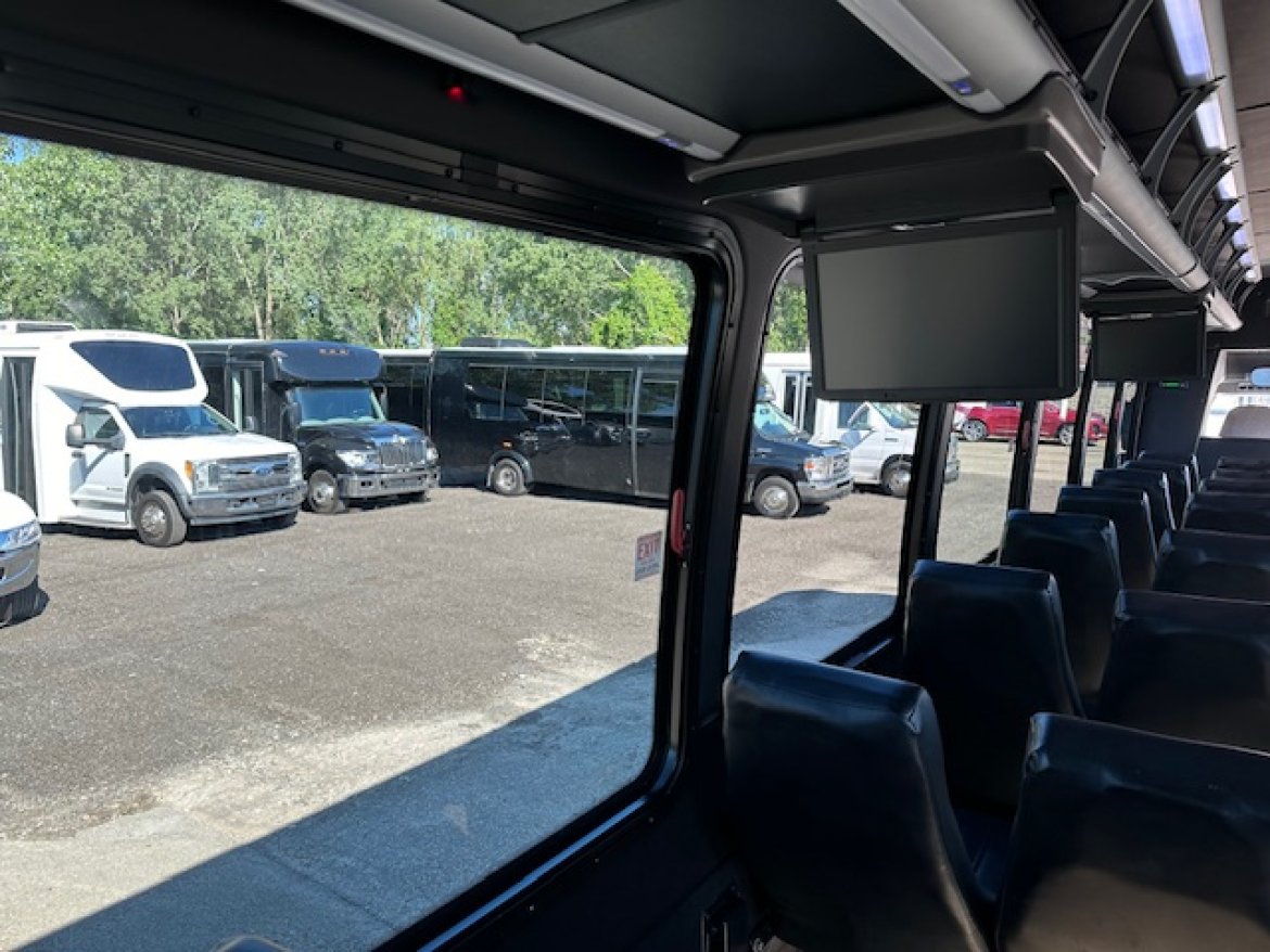 Used 2017 Freightliner M2 106 for sale in Erie, PA #WS-17864 | We Sell ...