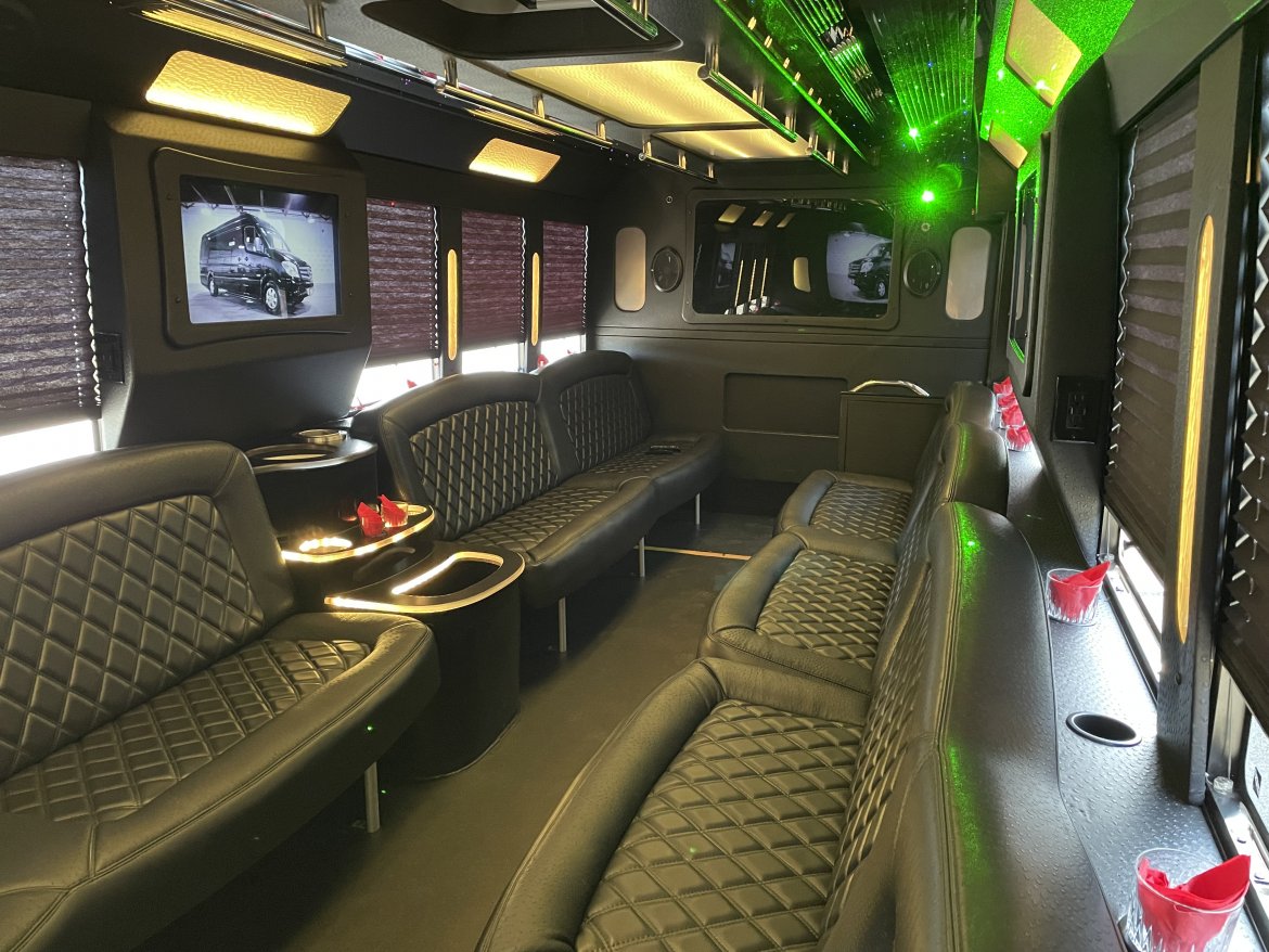 Used 2017 Ford F-550 for sale in Chicago, IL #WS-17935 | We Sell Limos